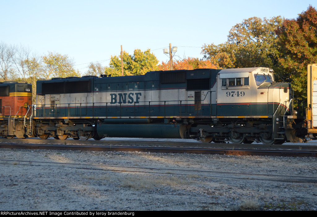 BNSF 9749
